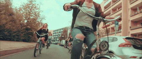 Rebellinnen GIFs - Get the best GIF on GIPHY