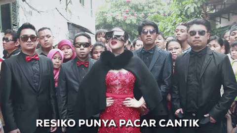 Resiko-punya-pacar-cantik GIFs - Get the best GIF on GIPHY