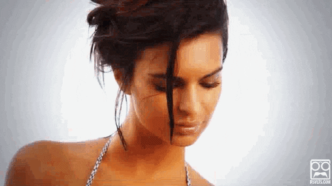 Emily Ratajkowski Gifs