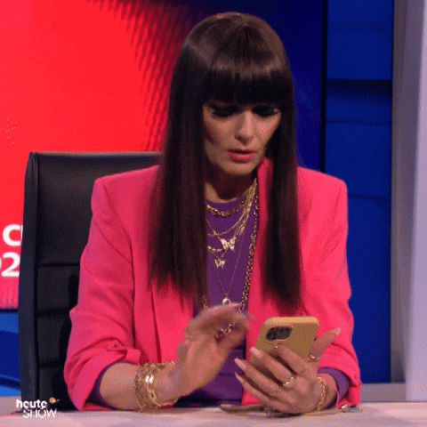Scrolling Martina Hill GIF by ZDF heute-show - Find & Share on GIPHY