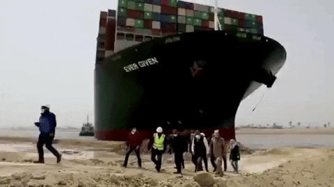8 GIFs of That Massive Cargo Ship Stuck in the Suez Canal by GIPHY News ...