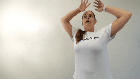 Drama Queen Fainting GIF by Skrz.cz - Find & Share on GIPHY