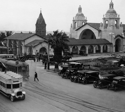 Spanish Colonial Architecture GIFs - Get the best GIF on GIPHY